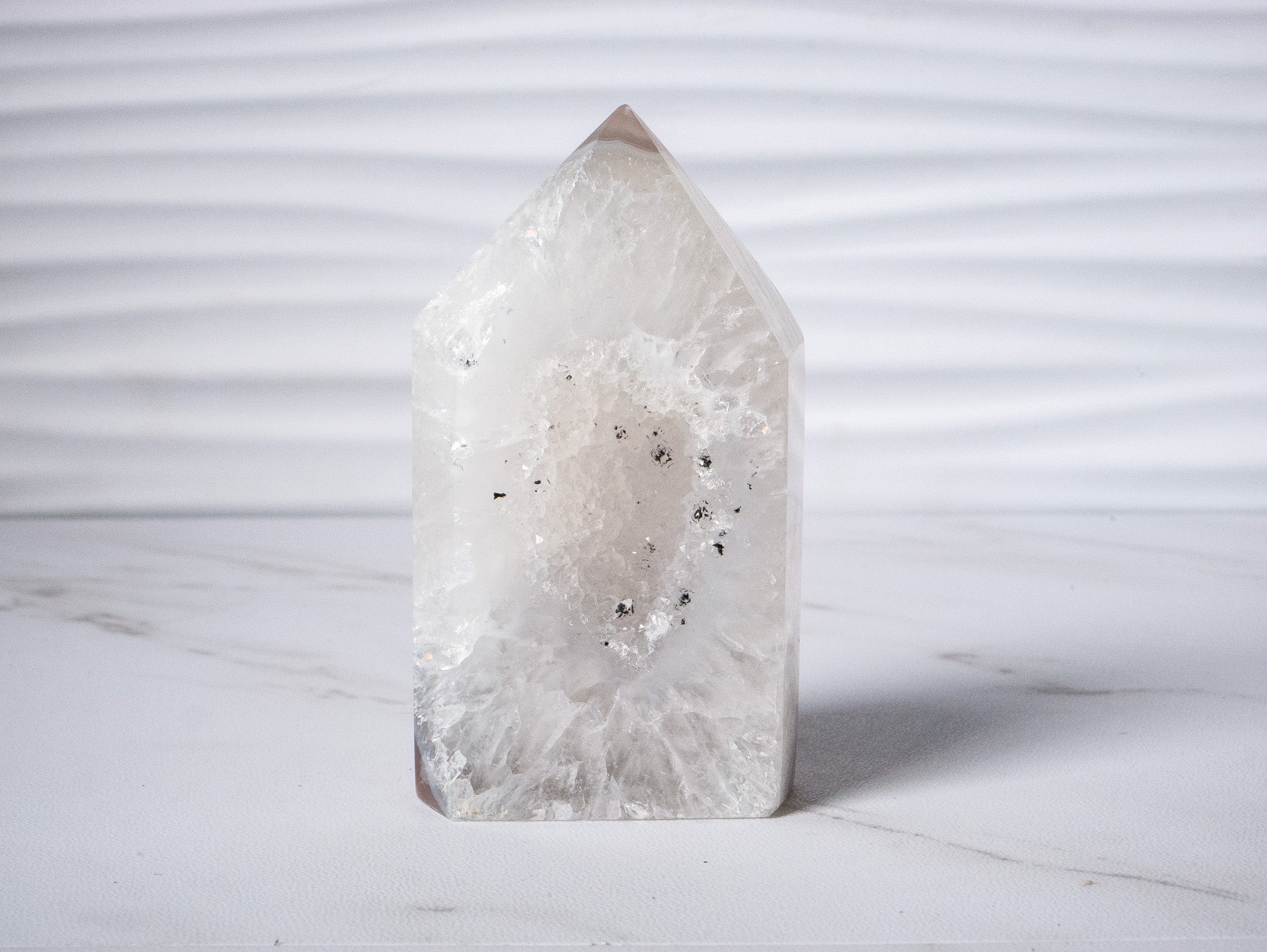 White Agate Geode Tower with Sugar Druzy – Soulcial Connection